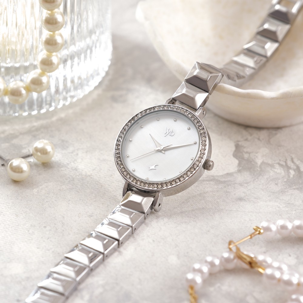 Buy Online Fastrack Vyb Enigma Quartz Analog Mother of Pearl Dial ...