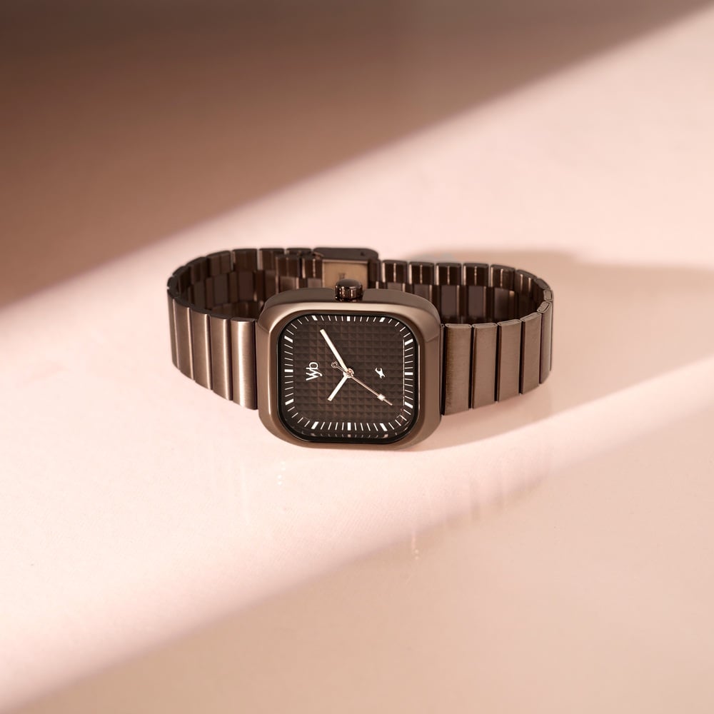 Buy Online Fastrack Vyb Maverick Quartz Analog Brown Dial Metal Strap ...