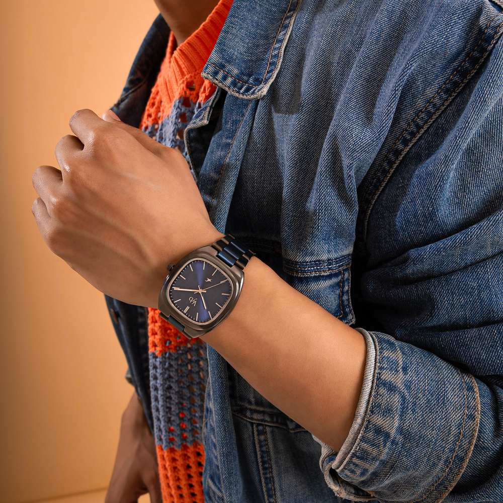 Buy Online Fastrack Vyb Aviator Quartz Analog Blue Dial Metal Strap ...