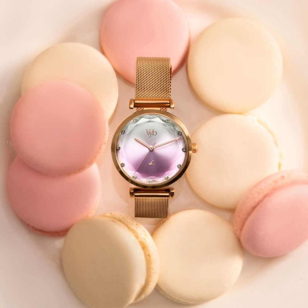 Buy Online Vyb Aura By Fastrack Quartz Analog Two Toned Dial Metal ...