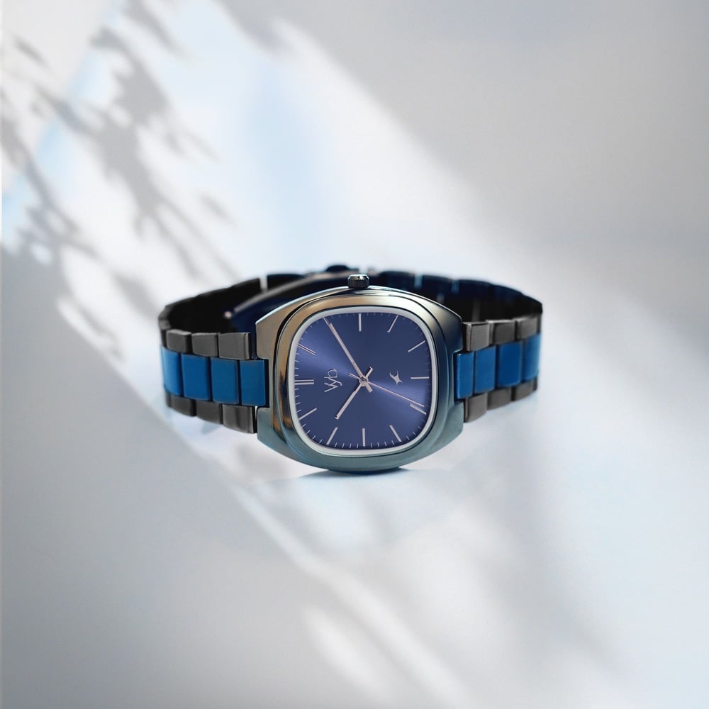 Buy Online Fastrack Vyb Aviator Quartz Analog Blue Dial Metal Strap ...